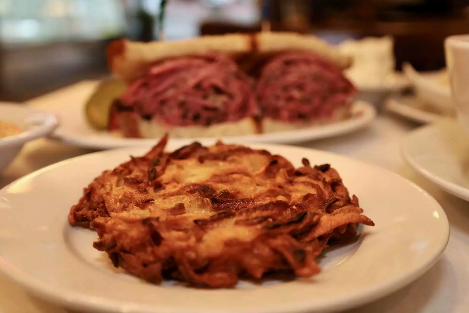 Tempat anu pangsaéna pikeun kéngingkeun Latkes pikeun Hanukkah di NYC 5467_6