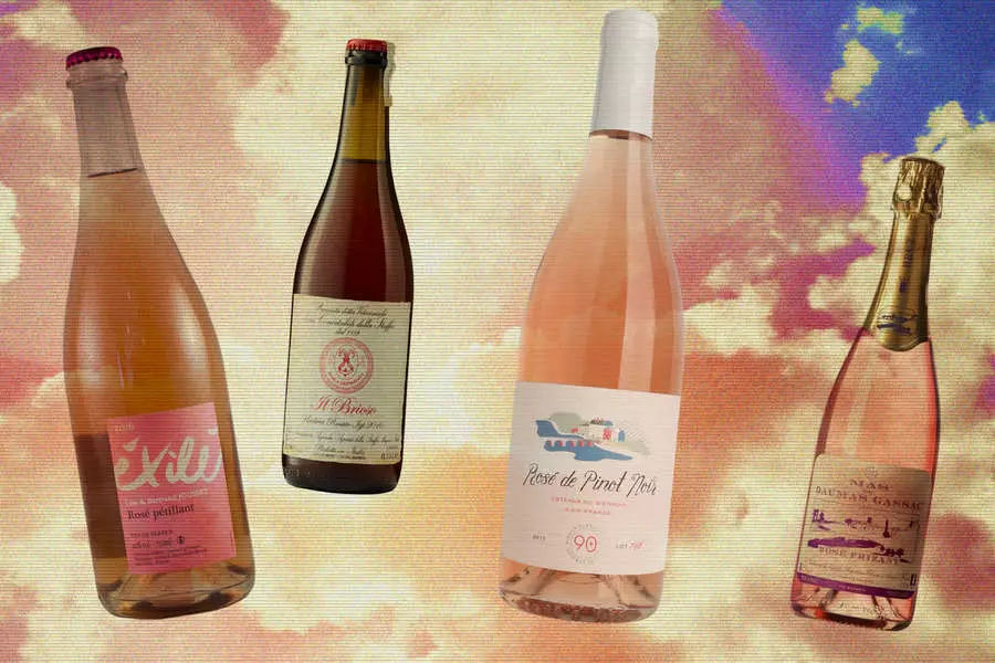 Qhov zoo tshaj plaws Rose Wines haus dej haus txhua xyoo puag ncig