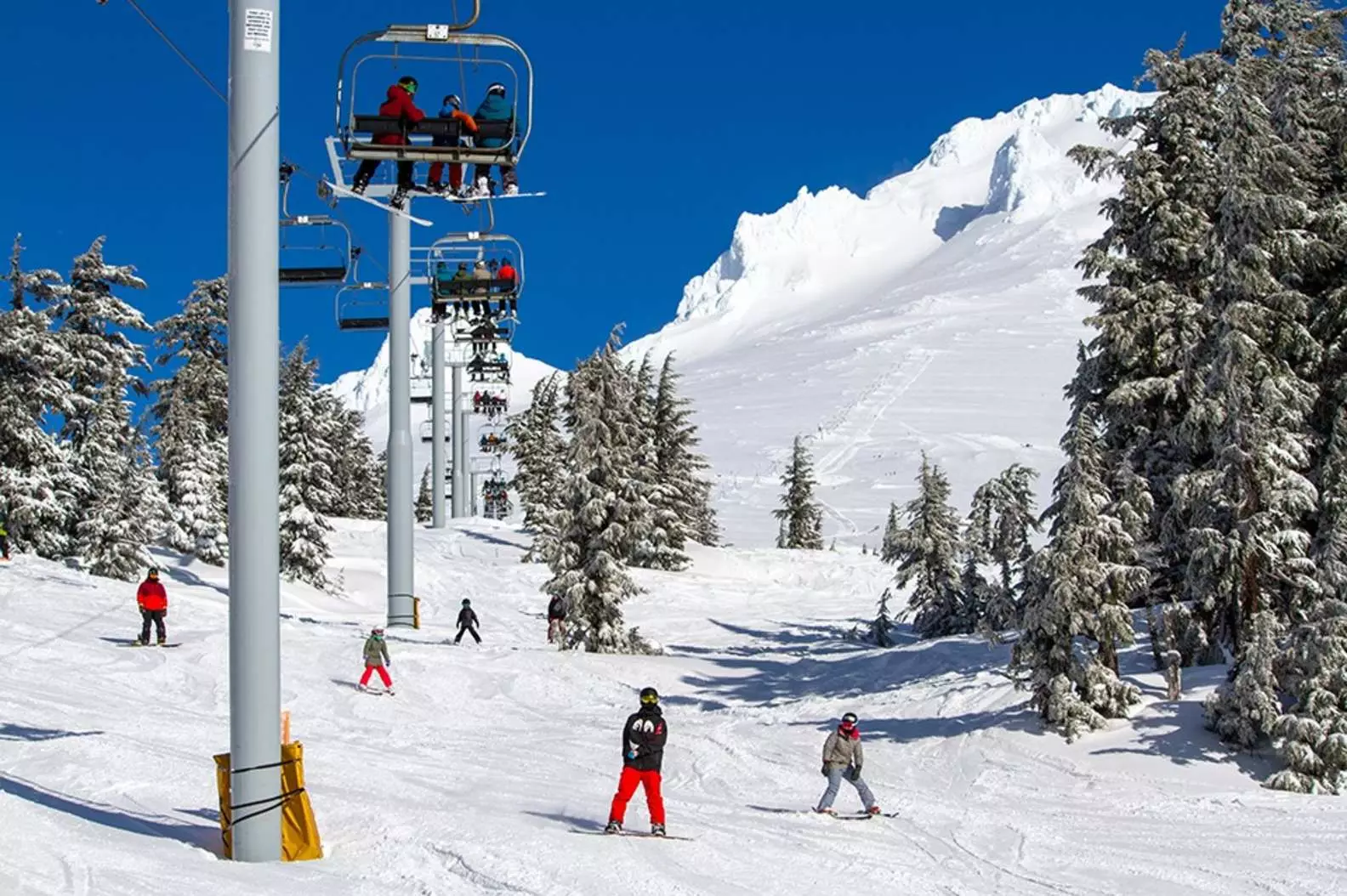 Bêste skistêden yn 'e FS: stêden mei grutte hellingen en après-ski-sênes 668_11