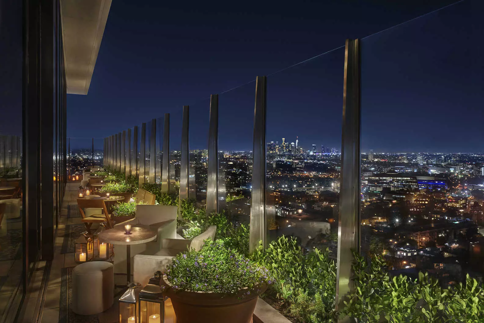 Bar Rooftop paling apik ing Los Angeles: Panggonan Kelangan kanggo Ngombe Kanthi Pemandangan 7526_8