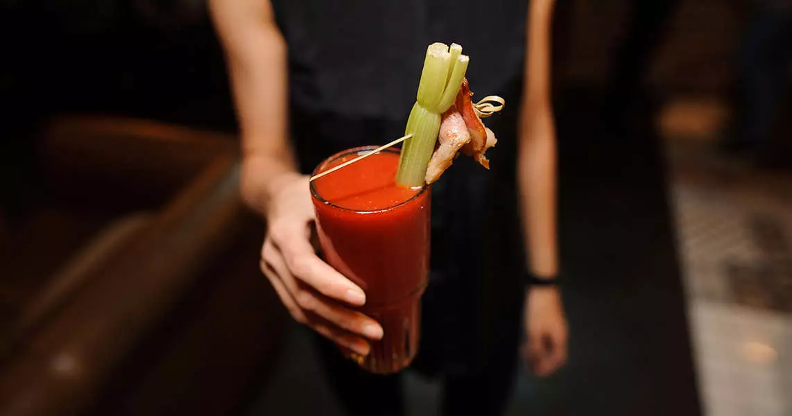 Tại sao nước mắm là thành phần bí mật cho Bloody Marys