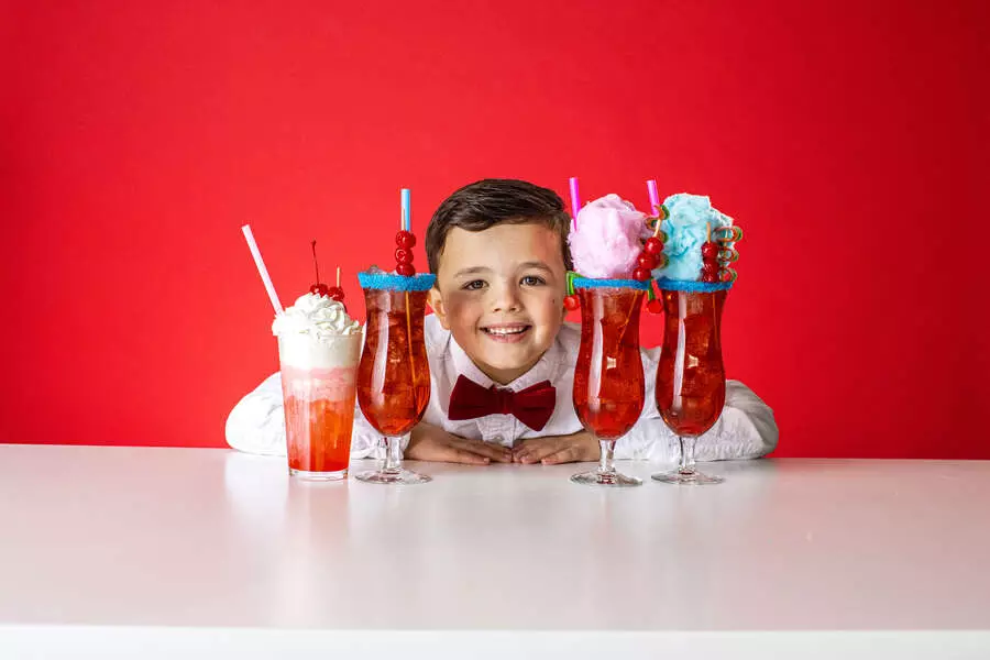 Shirley Temple King Akukhazikitsa Yekha Line Ya Shirley Temples