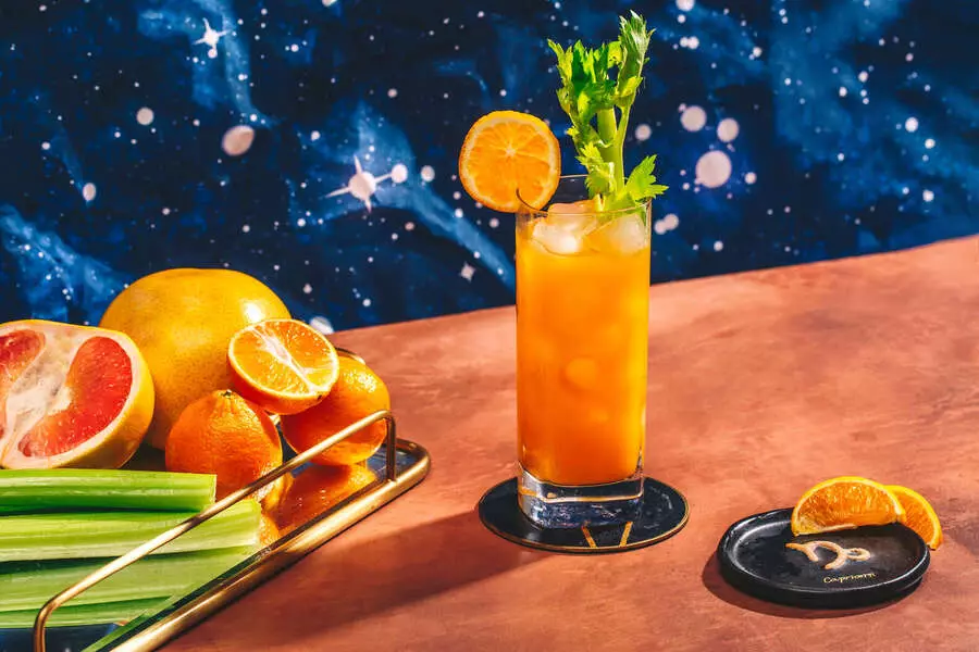 O le fua lenei o le Citrus ma le Seleri Cocktail e faamanatu ai le vaitau o le Capricorn