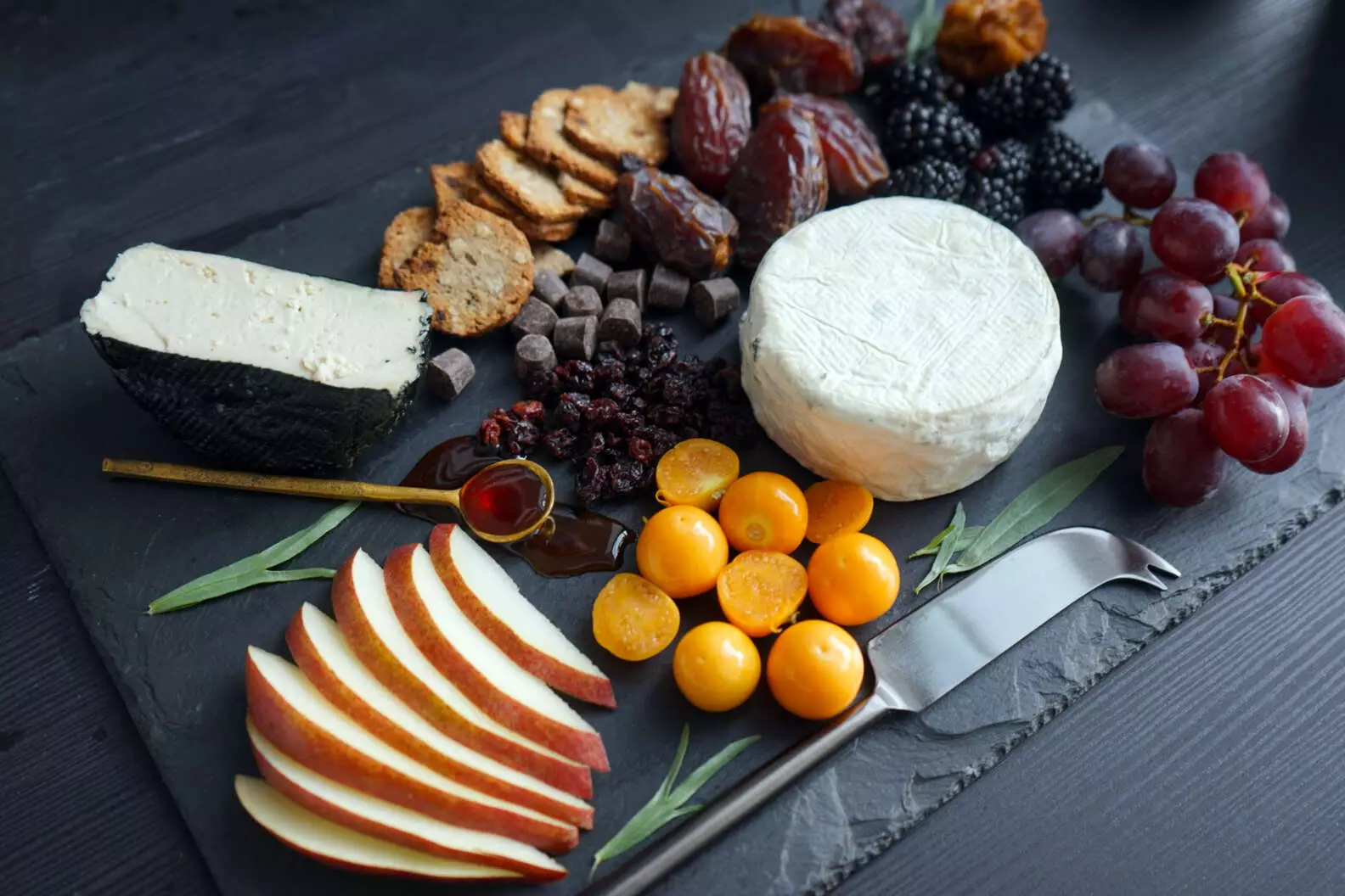 Kif tagħmel Bord tal-Charcuterie Veġetarjana jew Vegan