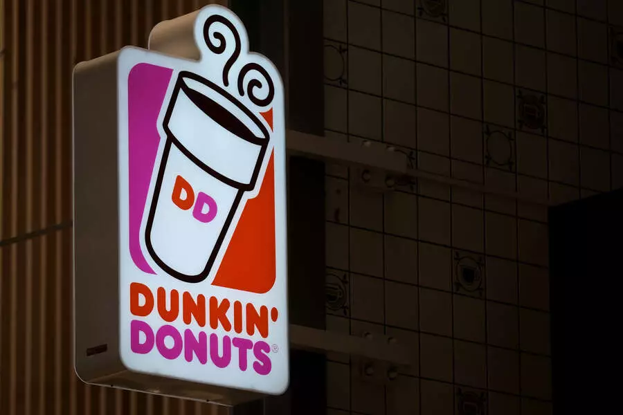 Vírusový TikTok vysvetľuje výškové tabuľky na Dunkin's Doors